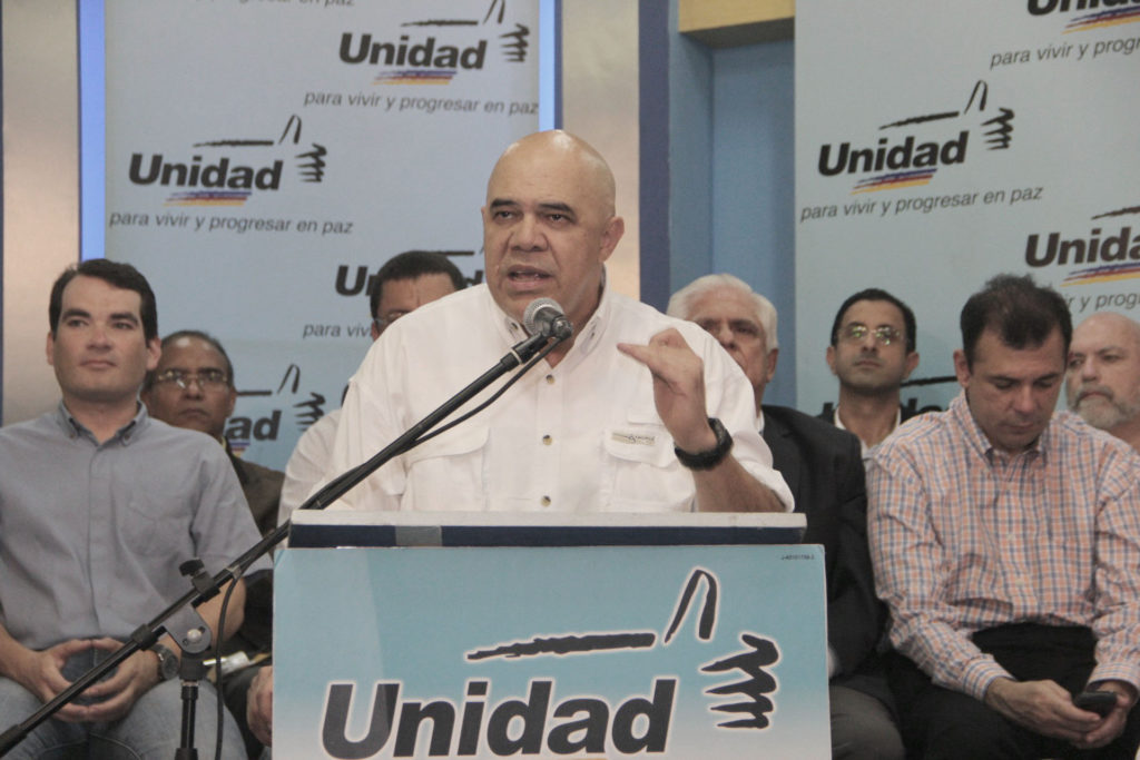 Torrealba: "Proceso complejo entre poder político y militar de ganar ...