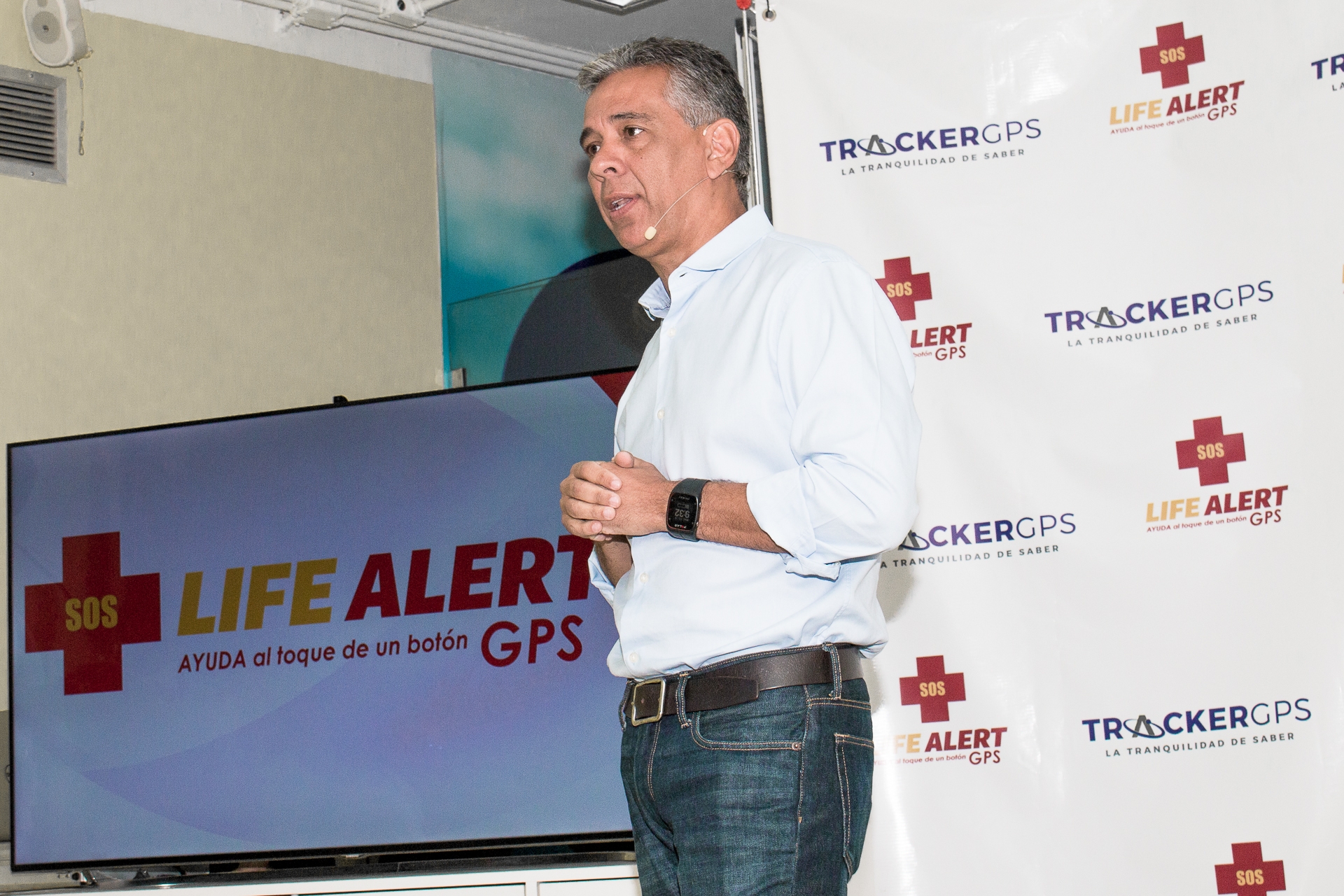 Life Alert GPS: Atención de emergencia al toque de un Botón - La Voce d ...